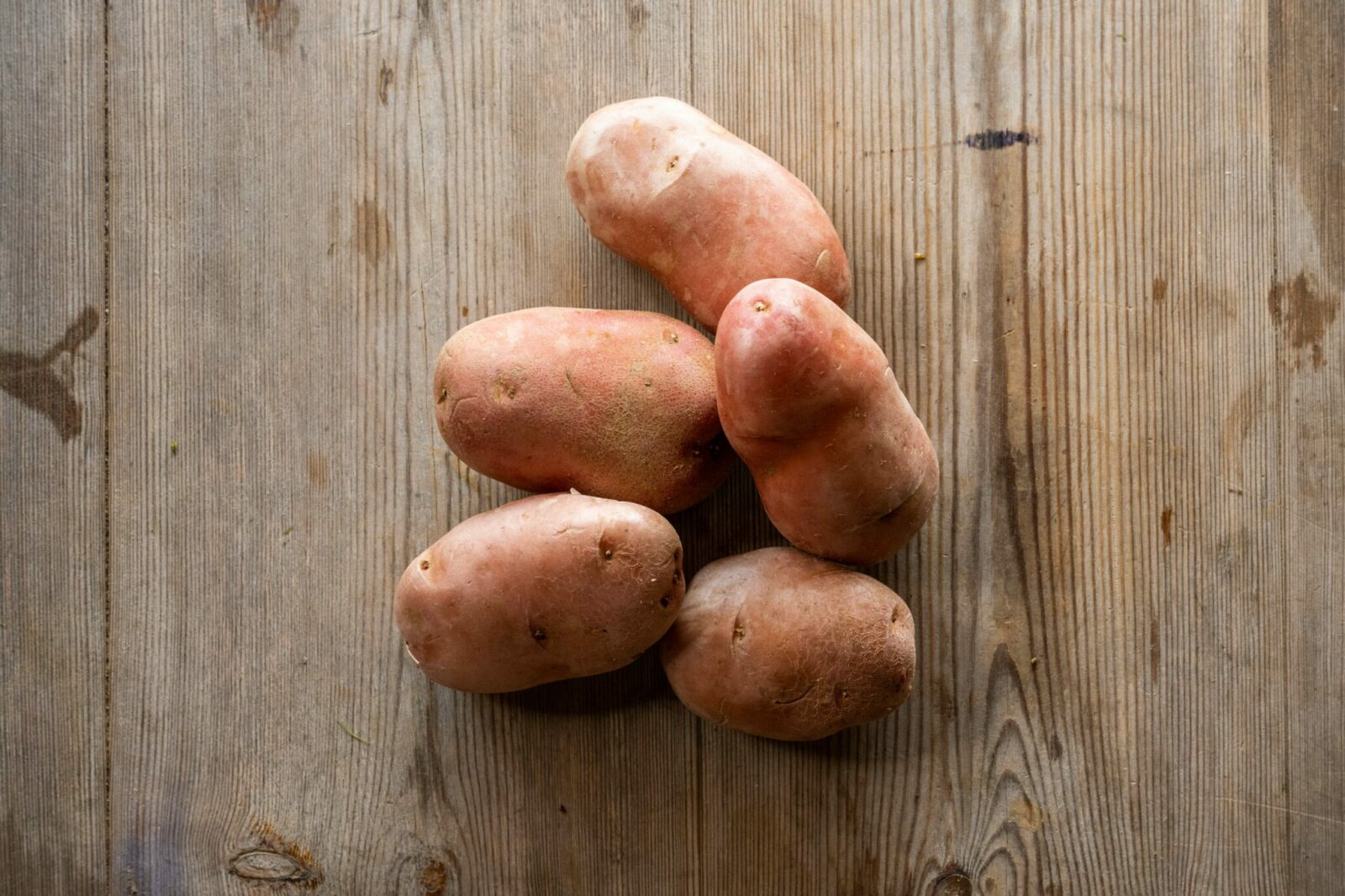 Red Desiree Potatoes 1kg - Cowdray Estate